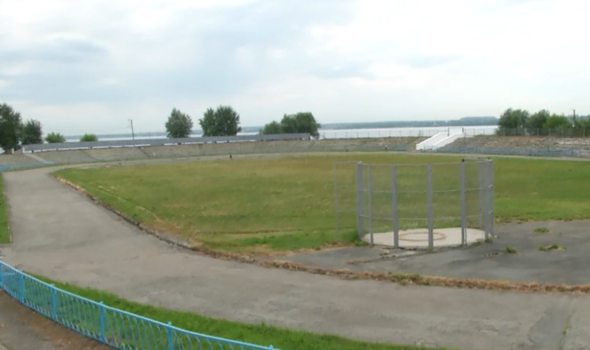 Хочешь бегать? Лезь через забор!